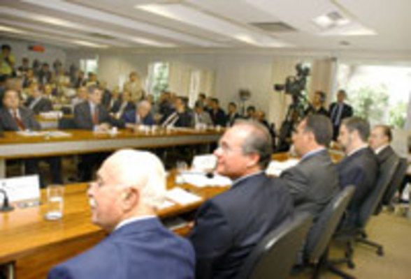 Palocci não evita presença na CPI - Tribuna do Norte