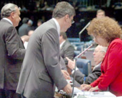 Senado aprova a prorrogação da DRU em segundo turno - Tribuna do Norte